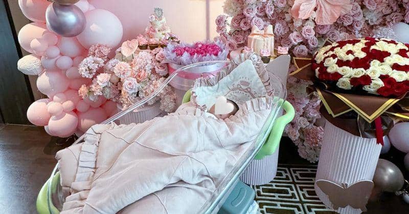 Kehadiran Baby R Membuat Syahrini dan Reino Barack Lebih Romantis ...