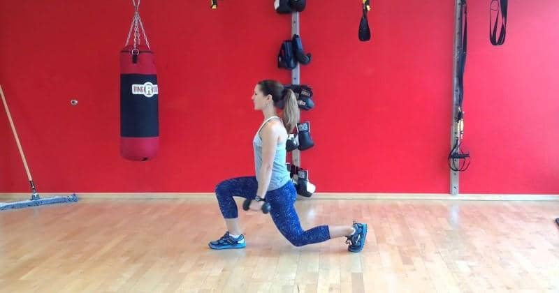 7 Latihan Angkat Beban di Rumah yang Efektif untuk Pemula | Popmama.com