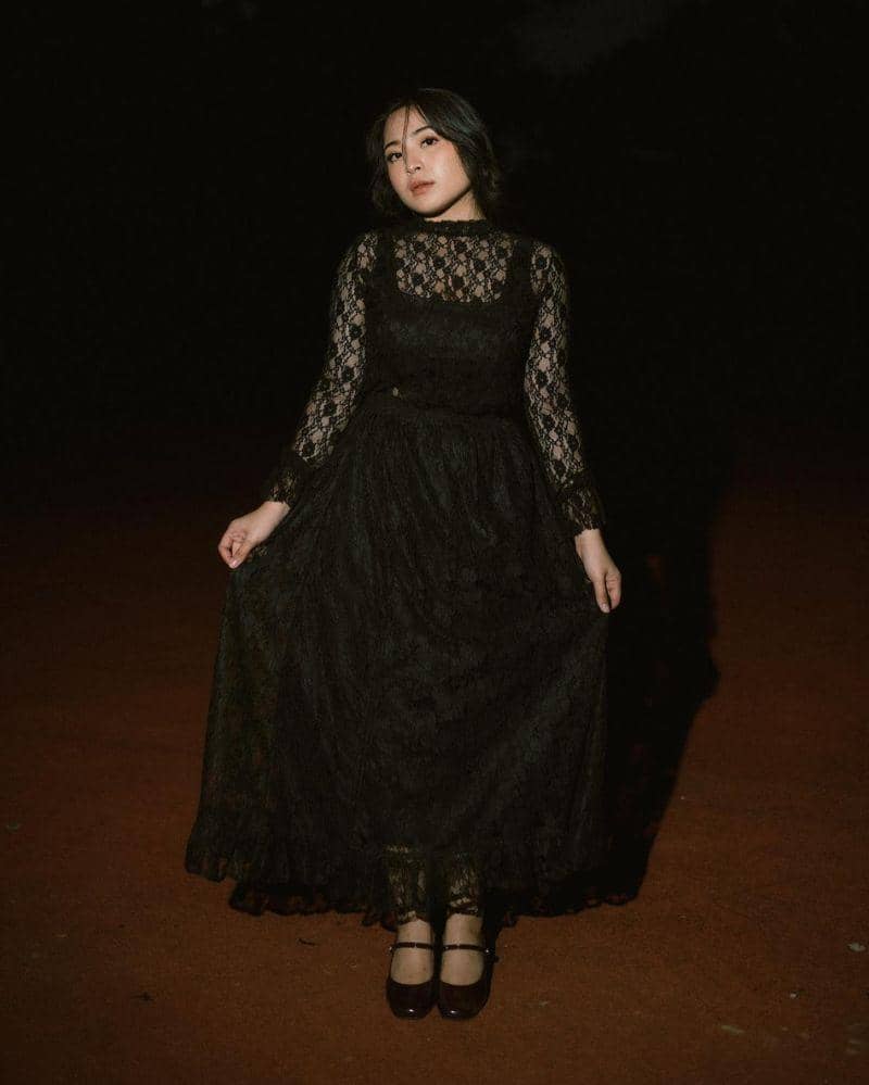 10 Inspirasi Penampilan Bernadya yang Serba Hitam, Menawan! | Popmama.com