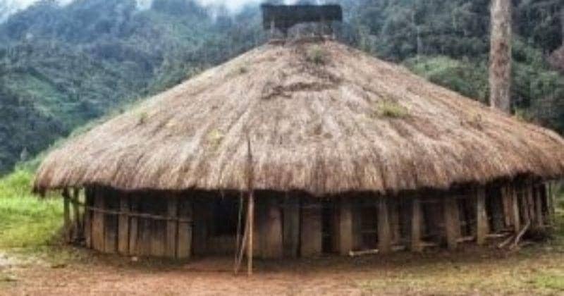 7 Macam Rumah Adat Papua, Keunikan dan Fungsiny | Popmama.com