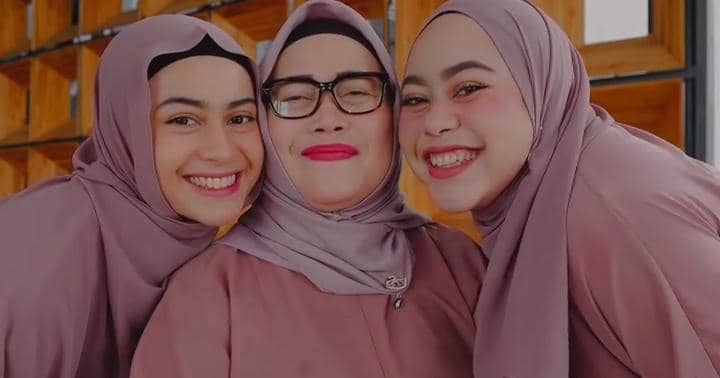 7 Fakta Keluarga Sintya Marisca, Dijodohkan dengan Abidzar | Popmama.com
