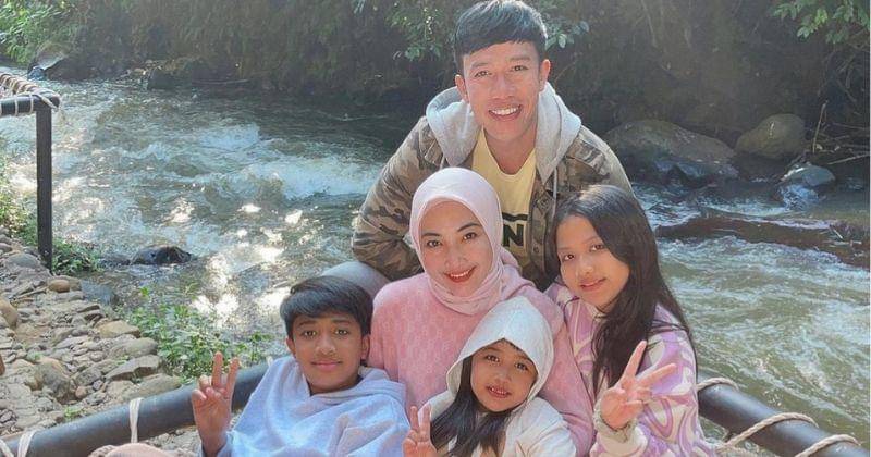 5 Fakta Keluarga Ruri Repvblik, Punya Istri yang Mendukung | Popmama.com