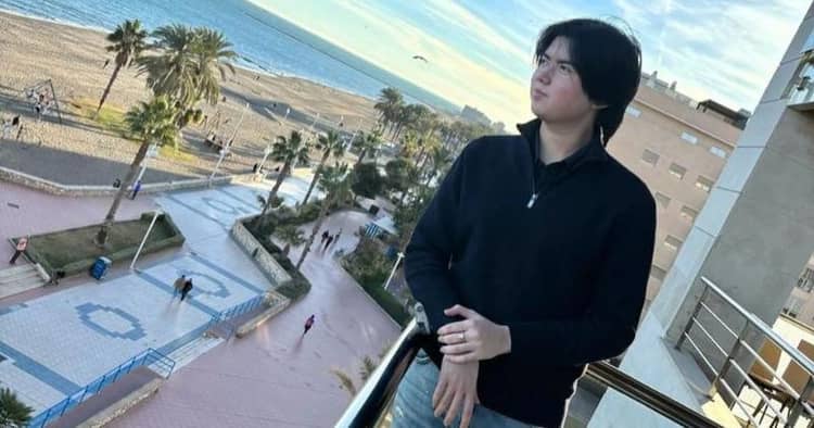 Siapa Sean Mikael Alexander Anak Olla Ramlan? | Popmama.com