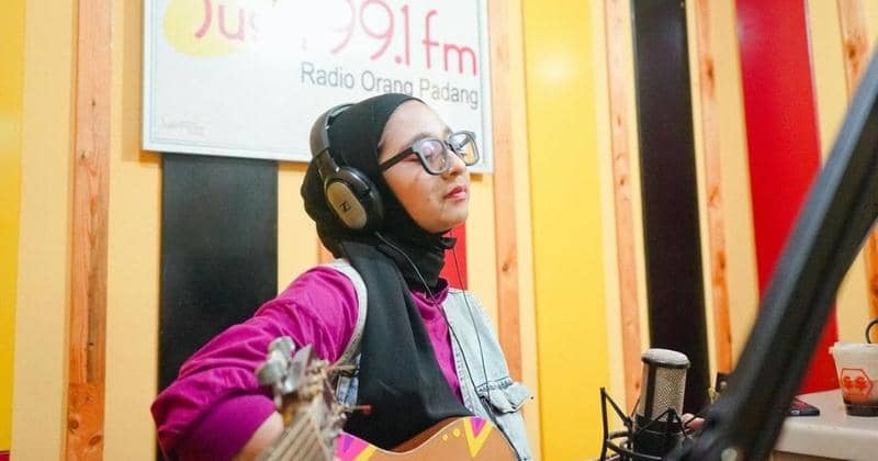 Profil dan Biodata Chiki Fawzi, Lengkap Perjalanan Kariernya | Popmama.com