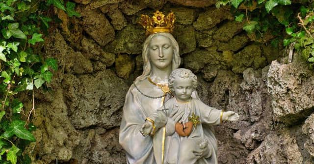 Doa Ratu Surga Masa Paskah, Pengganti Doa Angelus | Popmama.com
