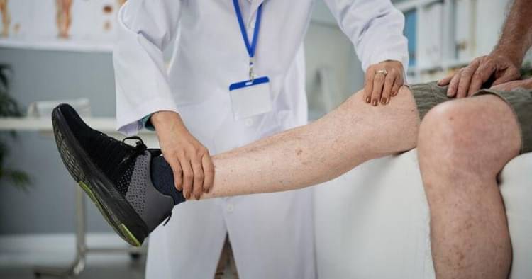 11 Penyebab Kaki Bengkak dan Cara Mengatasinya | Popmama.com