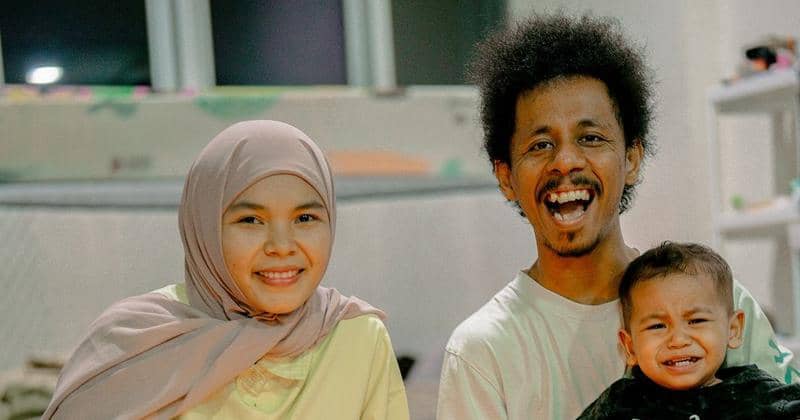 9 Fakta Raim Laode Suami Komang, Awalnya Seorang Komika | Popmama.com