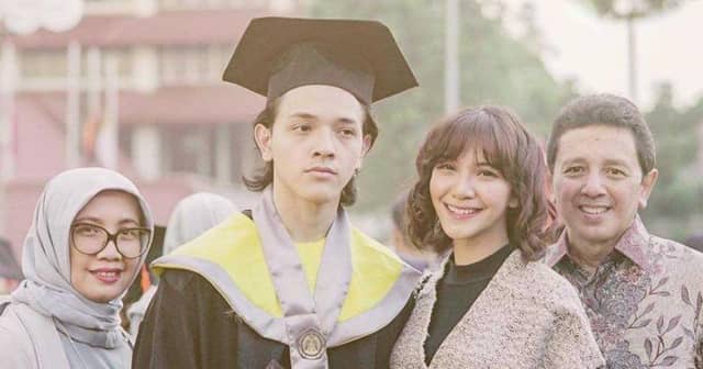 Siapa Faishal Tanjung Calon Suami Nadin Amizah? | Popmama.com
