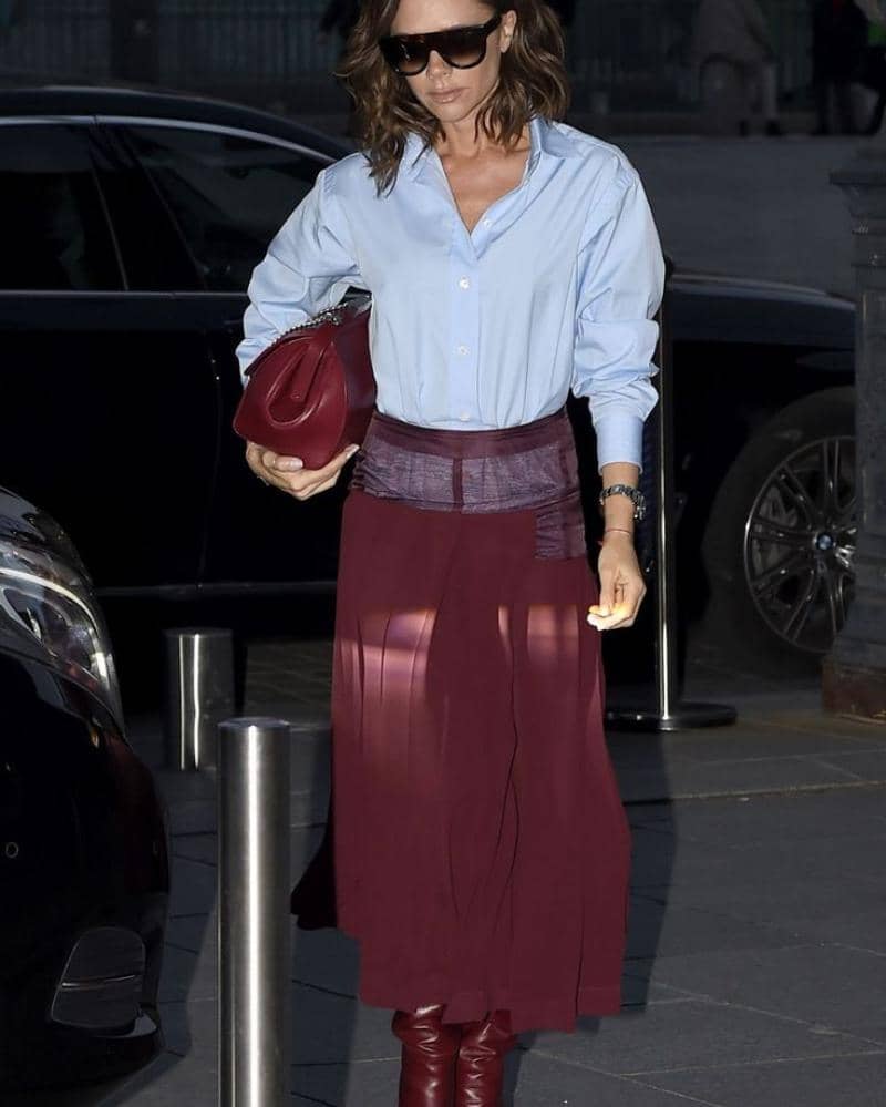 8 Tips Padu Padan Warna Maroon, Sempurna untuk Akhir Tahun | Popmama.com