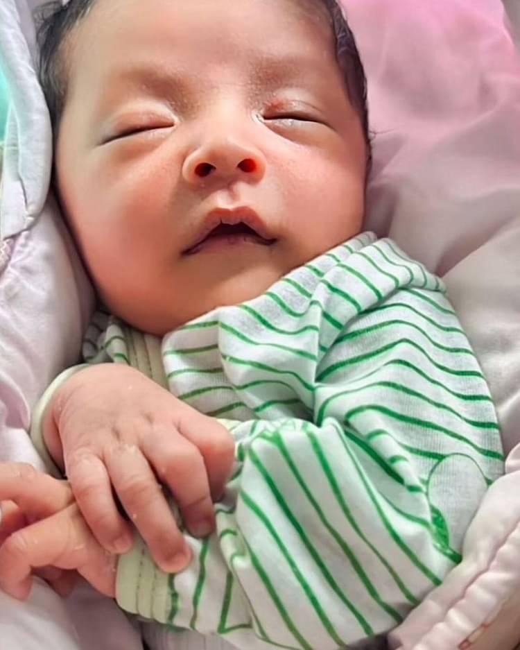 7 Fakta Anak Angkat Jennifer Jill dan Ajun Perwira | Popmama.com