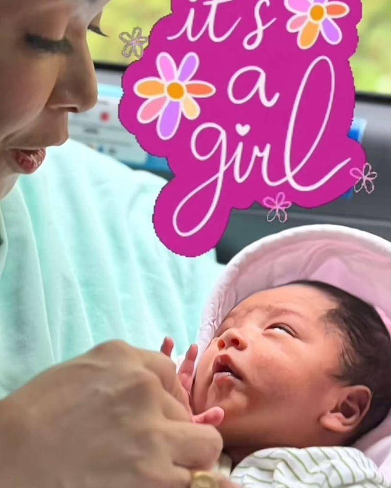 7 Fakta Anak Angkat Jennifer Jill dan Ajun Perwira | Popmama.com