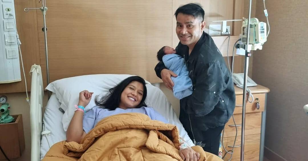 7 Momen Duma Riris saat Melahirkan Anak Ketiga | Popmama.com