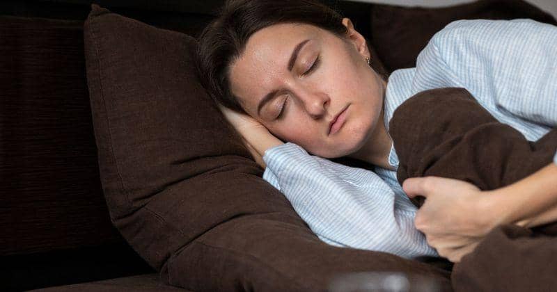 7 Penyebab Menggigil di Malam Hari dan Cara Mengatasinya | Popmama.com