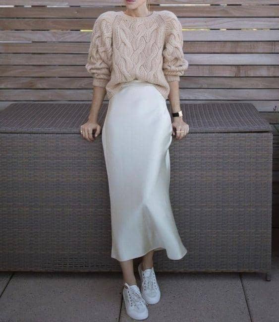 8 Rekomendasi Warna Baju yang Cocok dengan Rok Putih | Popmama.com