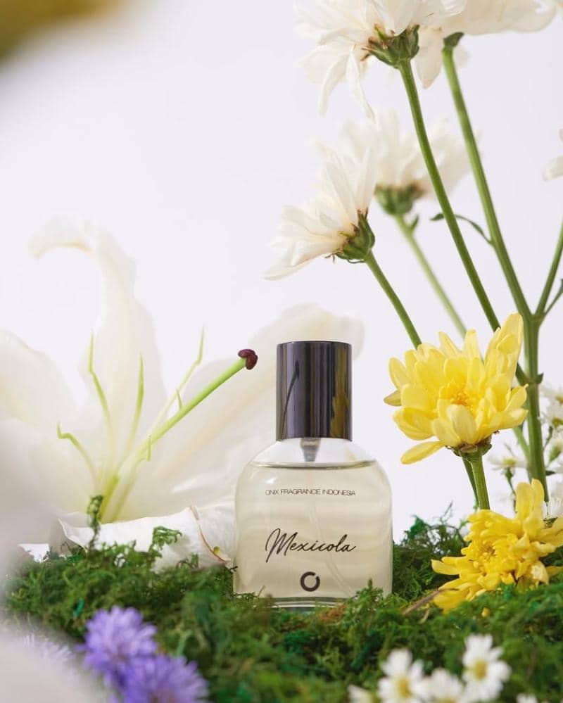 7 Rekomendasi Parfum Wangi Bunga yang Tahan Lama di Oh! Some | Popmama.com