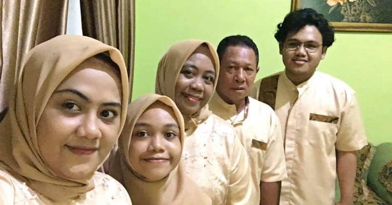 5 Fakta Keluarga Dimansyah Laitupa Suami Salma Salsabil | Popmama.com