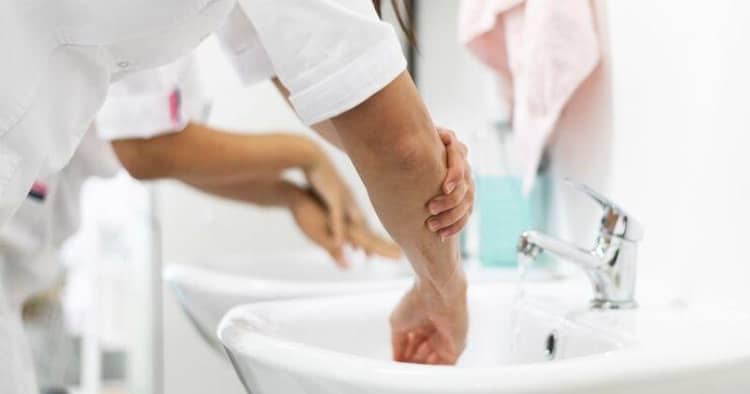 9 Cara Mengatasi Gatal karena Ulat Bulu | Popmama.com