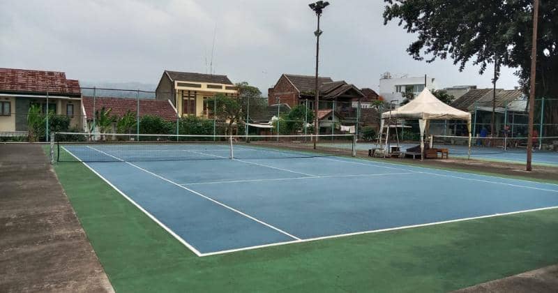 6 Rekomendasi Sewa Lapangan Tenis di Bandung dan Harganya | Popmama.com
