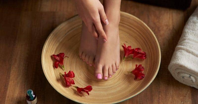 Meni Pedi di Rumah, Cara Praktis Merawat Kuku Tetap Cantik | Popmama.com