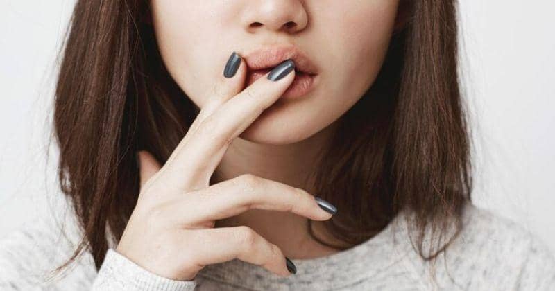 9 Penyebab Bibir Bengkak Tiba-Tiba | Popmama.com