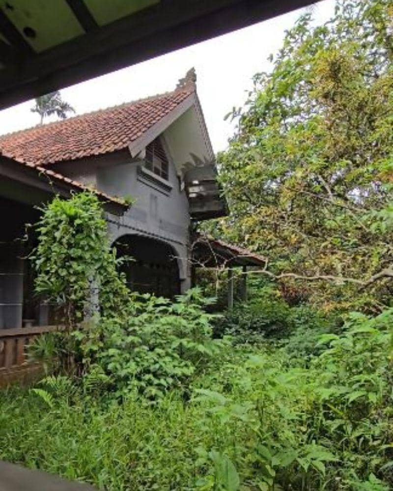9 Foto Rumah Jennifer Ipel yang Terbengkalai dan Tak Terawat | Popmama.com