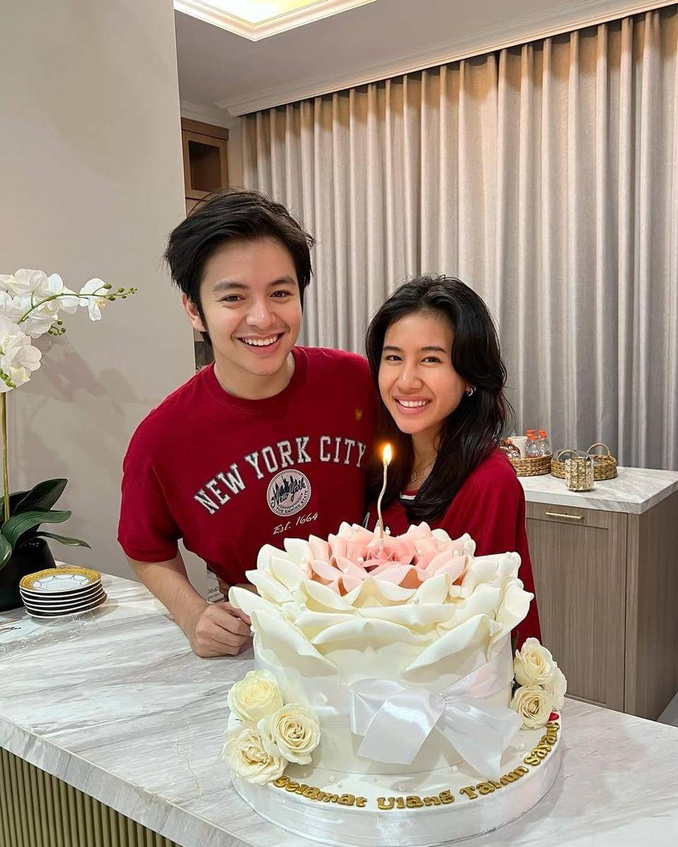 7 Kisah Cinta Angga Yunanda dan Shenina Cinnamon | Popmama.com