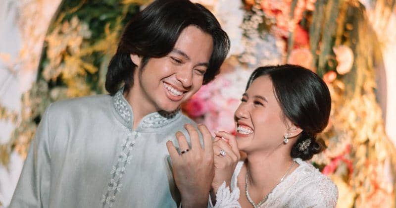 Angga Yunanda Sampaikan Pesan Romantis saat Lamar Shenina | Popmama.com