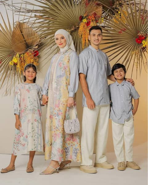 18 Baju Sarimbit Keluarga dari Brand Fashion Lokal untuk Lebaran ...