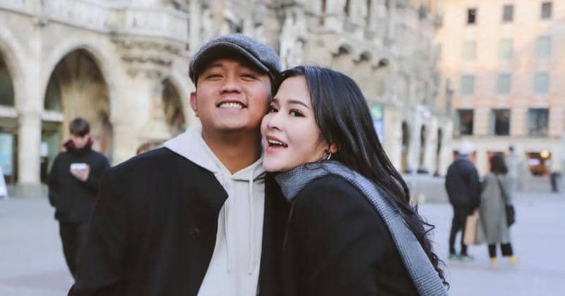 Lirik Lagu 'Sinarengan' Denny Caknan feat Bella Bonita | Popmama.com