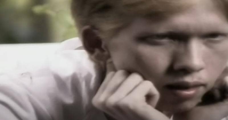 Lirik Lagu 'Kisah Cintaku' Chrisye, Cinta yang Pergi | Popmama.com