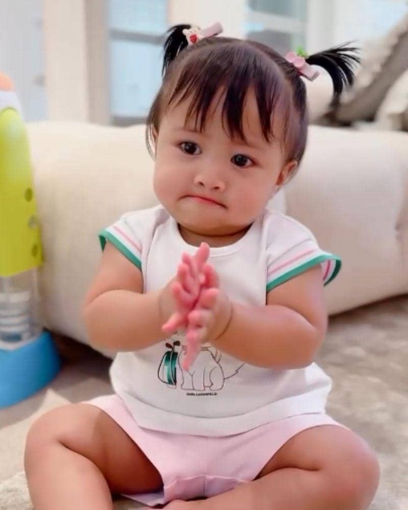 7 Foto Lily Anak Angkat Nagita Slavina yang Menggemaskan | Popmama.com