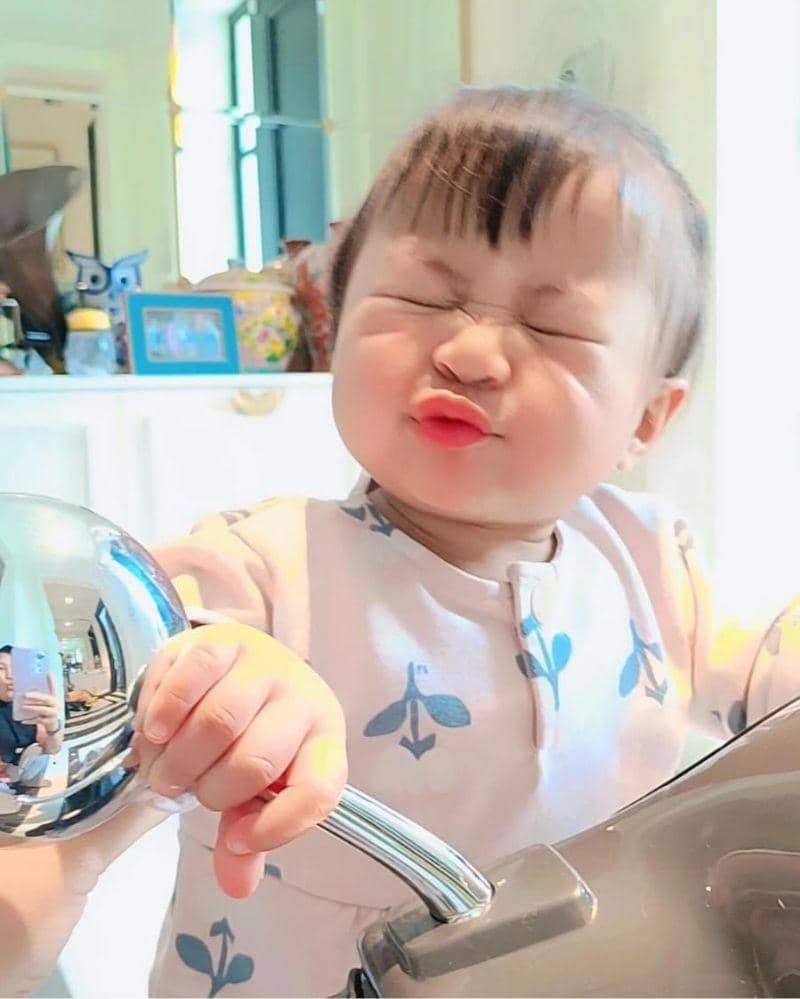 7 Foto Lily Anak Angkat Nagita Slavina yang Menggemaskan | Popmama.com