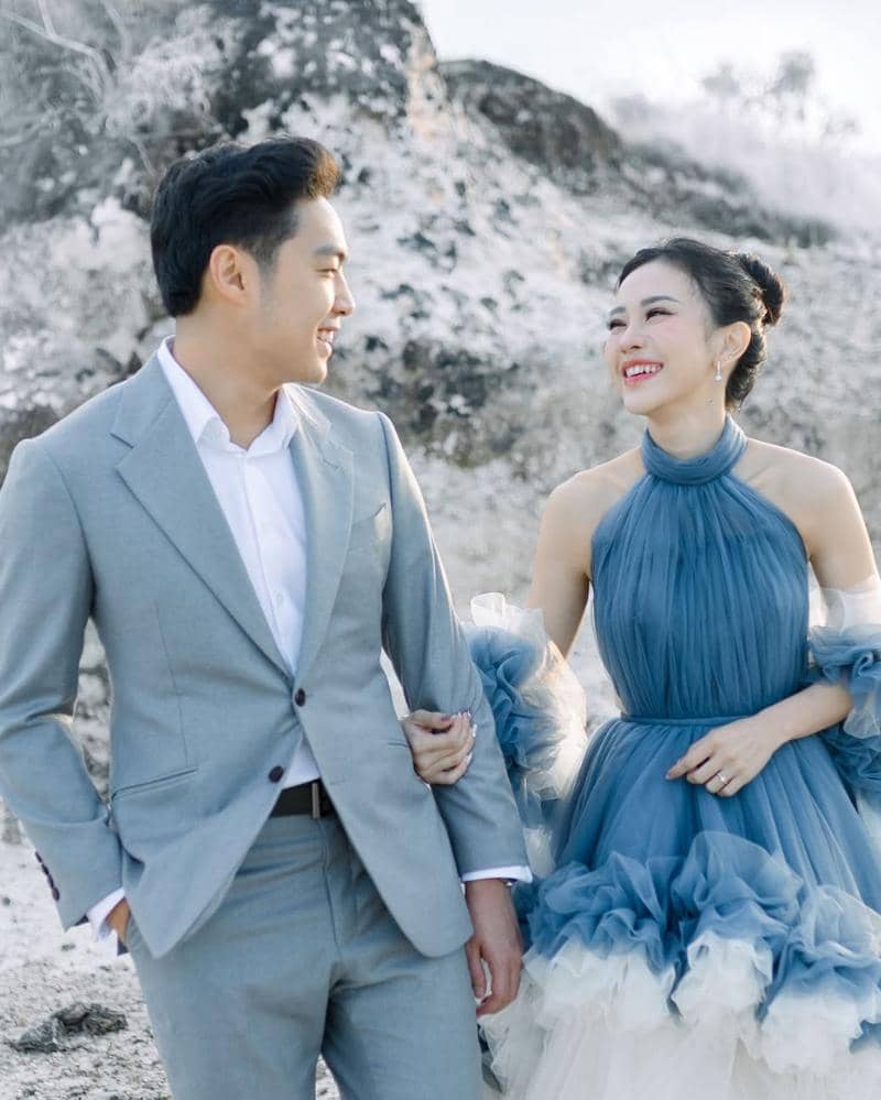 5 Potret Manis Jessica Jane dan Calon Suami saat Prewedding! | Popmama.com
