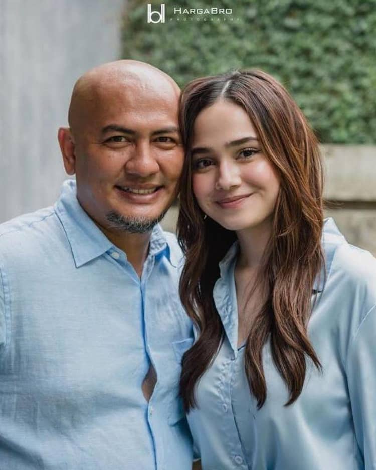 7 Foto Kedekatan Syifa Hadju dan Papa Sambungnya, Harmonis | Popmama.com