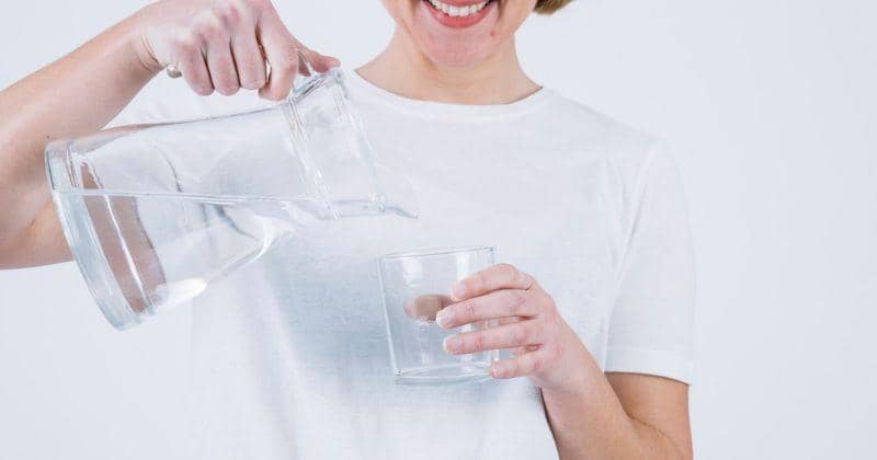 Apa Itu Demin Water atau Air Demineral? | Popmama.com