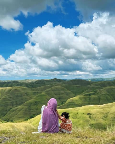 7 Kegiatan Seru Moana dan Ria Ricis Liburan di Sumba | Popmama.com