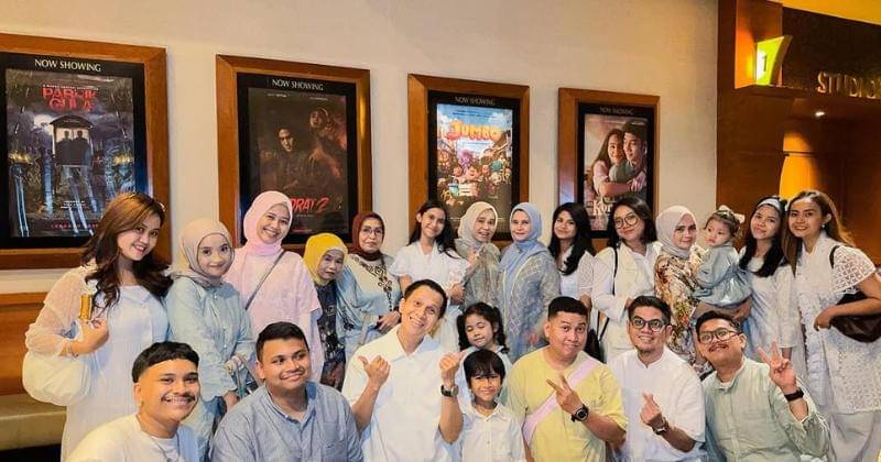 8 Fakta Keluarga Quinn Salman Pemeran Meri di Film Jumbo | Popmama.com