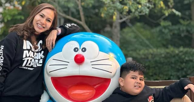 7 Fakta Keluarga Prince Poetiray Pemeran Don di Film Jumbo | Popmama.com