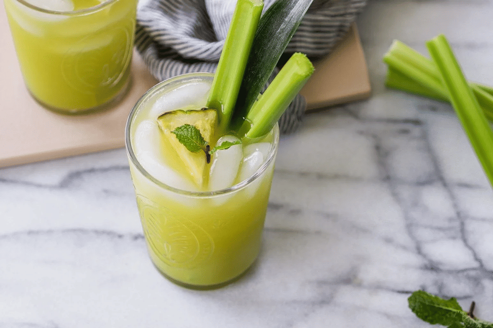 Resep Jus Nanas Seledri, Sangat Baik untuk Endometriosis | Popmama.com
