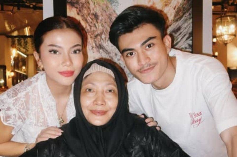 9 Foto Romantis Hanum Mega dan Rafly Pacar Baru, Go Public! | Popmama.com