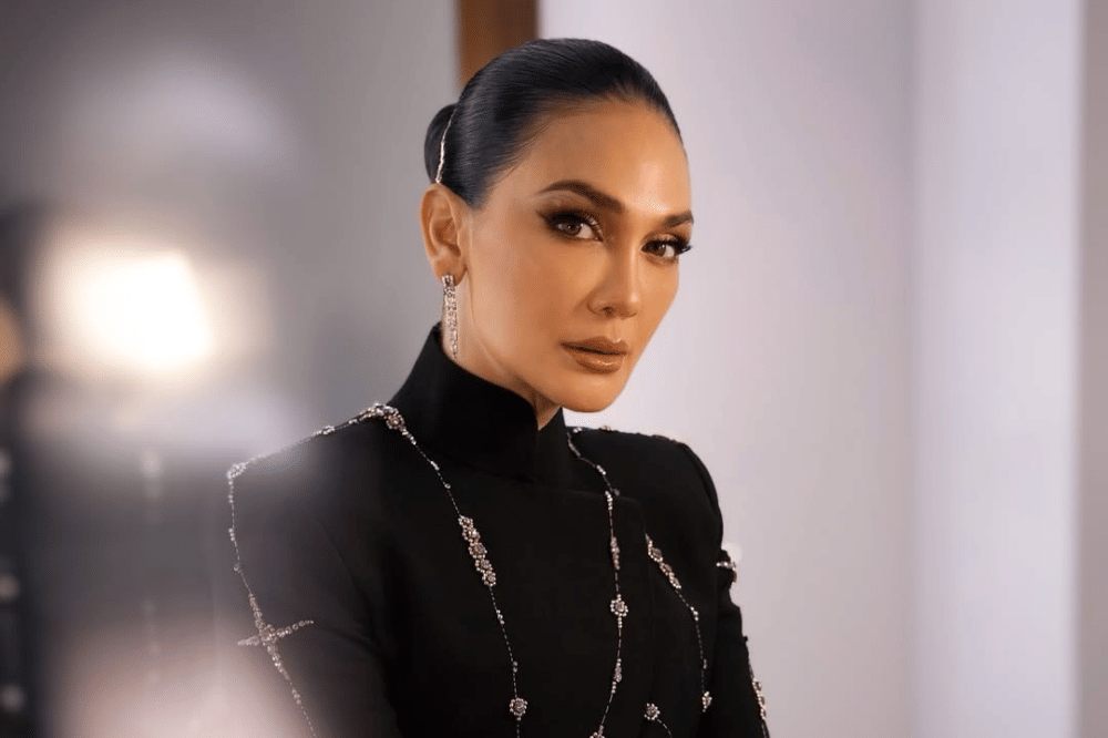 Kini Jadi Istri Maxime Bouttier, Umur Berapa Luna Maya Menikah ...