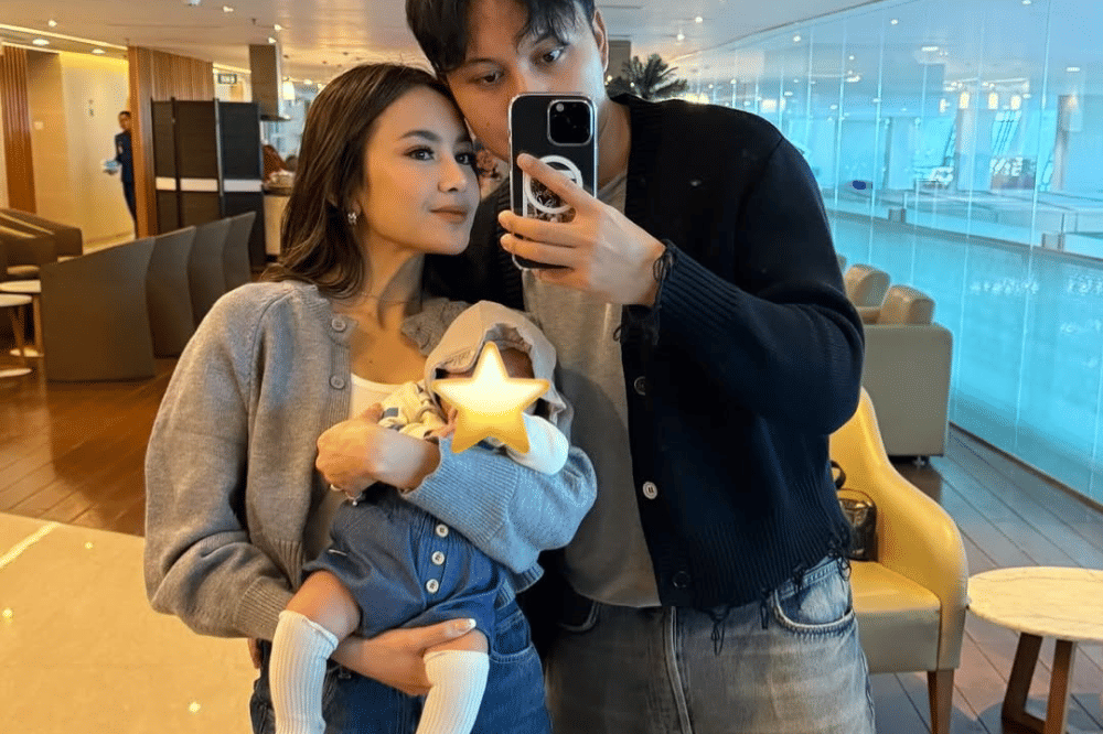 8 Artis yang Konsisten Rahasiakan Wajah Anak sejak Lahir | Popmama.com