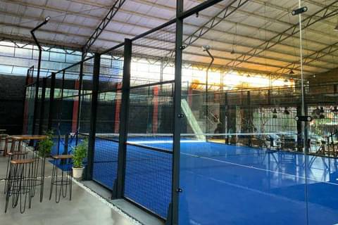 10 Rekomendasi Sewa Lapangan Padel di Jakarta | Popmama.com
