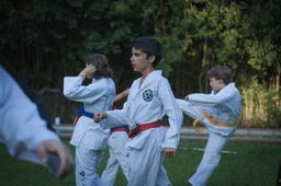 7 Cara Mengajarkan Self-Defense pada Anak | Popmama.com