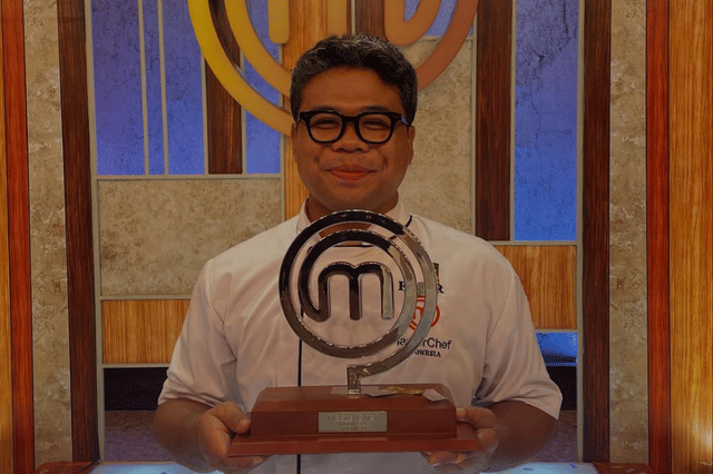 5 Fakta Keluarga Fajar, Juara MasterChef Indonesia Season 12 | Popmama.com