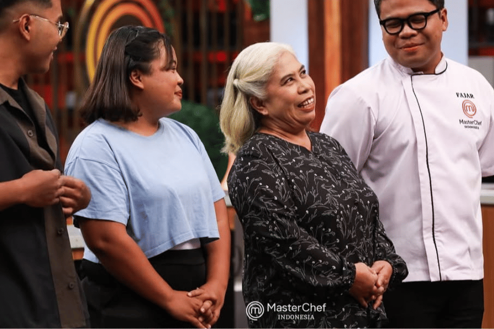5 Fakta Keluarga Fajar, Juara MasterChef Indonesia Season 12 | Popmama.com