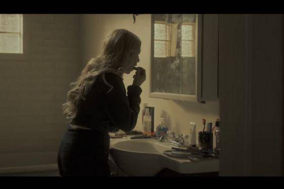 Lirik Lagu 'Prom Queen' Beach Bunny dan Artinya | Popmama.com