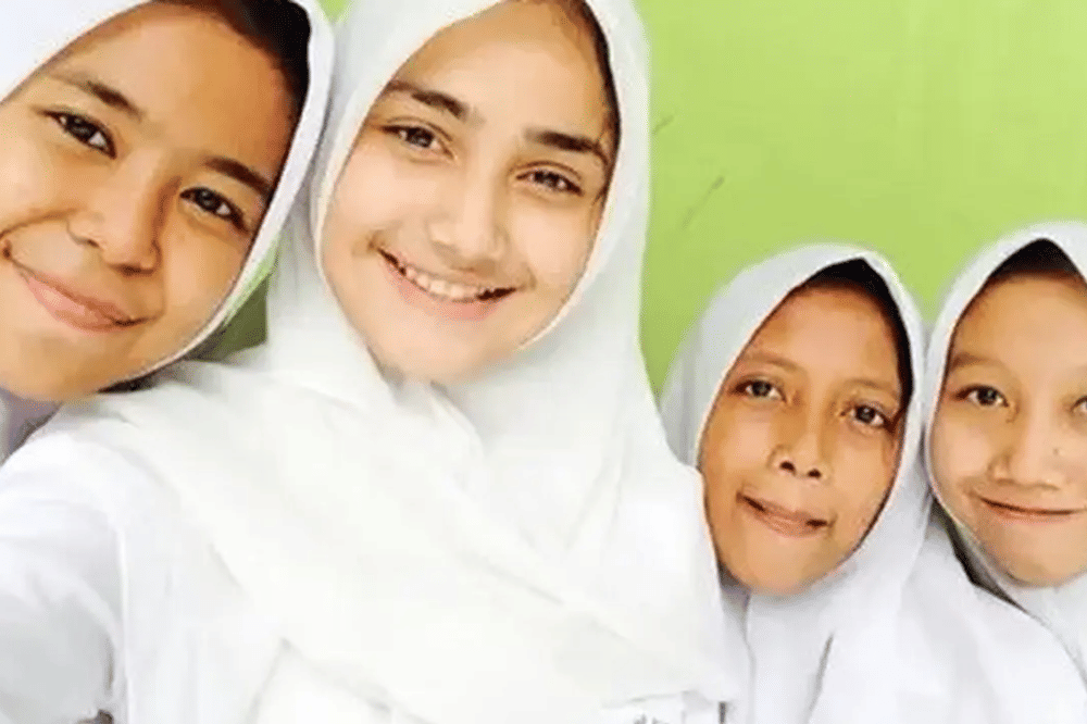 10 Foto Transformasi Syifa Hadju dari Kecil hingga Sekarang | Popmama.com