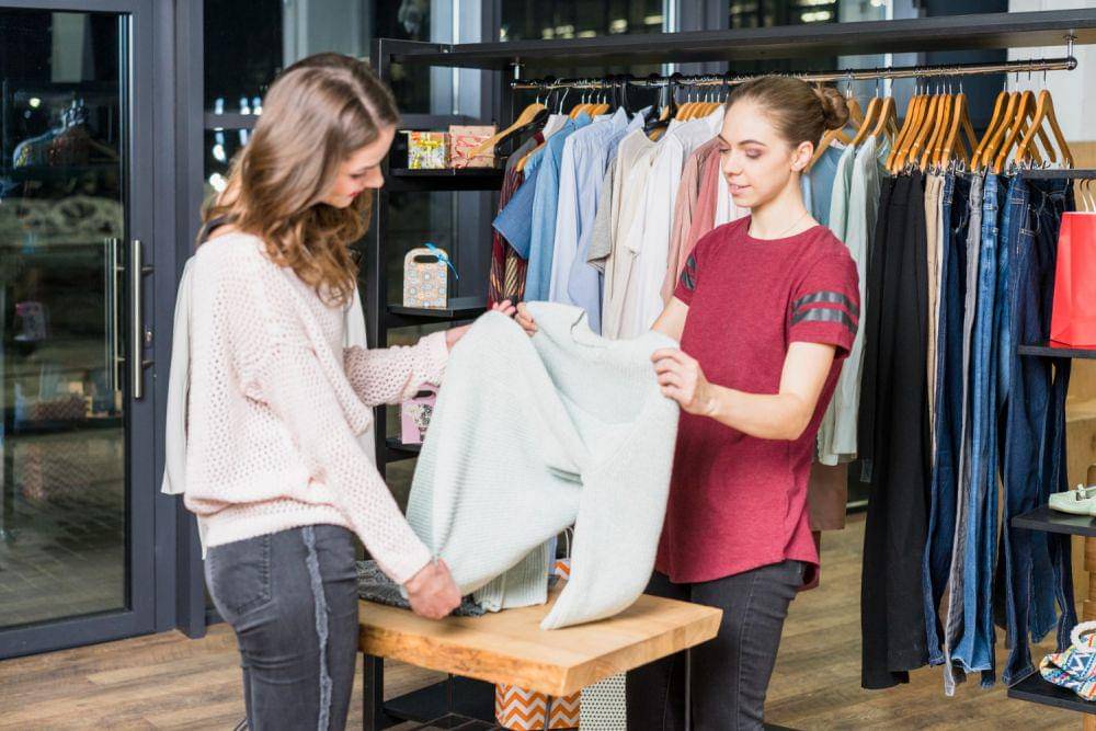 Perbedaan Preloved dan Thrift, Jangan Sampai Salah Paham! | Popmama.com