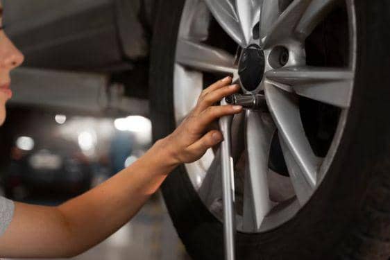 Daftar Tekanan Angin Ban Mobil Sesuai Ukuran Ring 13 Sampai 18 ...